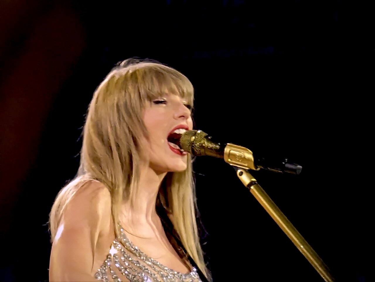 Experience Taylor Swift’s Miami Concert in Style with Vegas VIP Limo ...